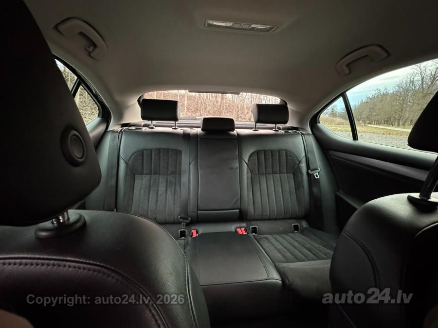 Pelēks Skoda SuperB 2016 Tallina, ar dzinēja tilpumu 1.80 L un nobraukumu 204 tūkst. km par 13800 €, foto 5 vietnē AUTOMOTO.COM.LV