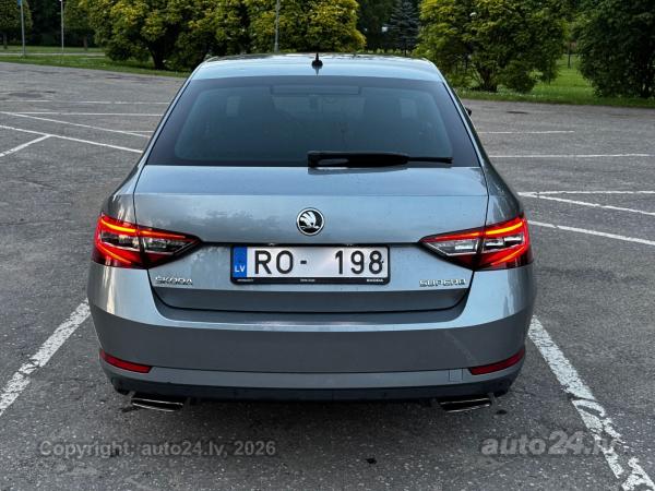 Pelēks Skoda SuperB 2016 Rīga, ar dzinēja tilpumu 2.00 L un nobraukumu 228 tūkst. km par 14200 €, foto 4 vietnē AUTOMOTO.COM.LV
