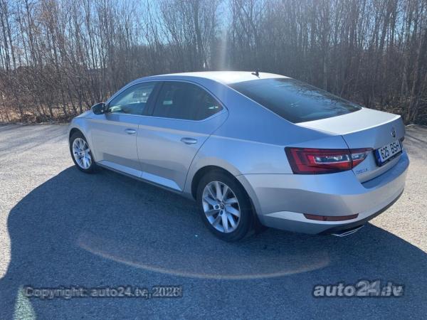 Pelēks Skoda SuperB 2016 Kuresāre, ar dzinēja tilpumu 2.00 L un nobraukumu 180 tūkst. km par 15000 €, foto 4 vietnē AUTOMOTO.COM.LV
