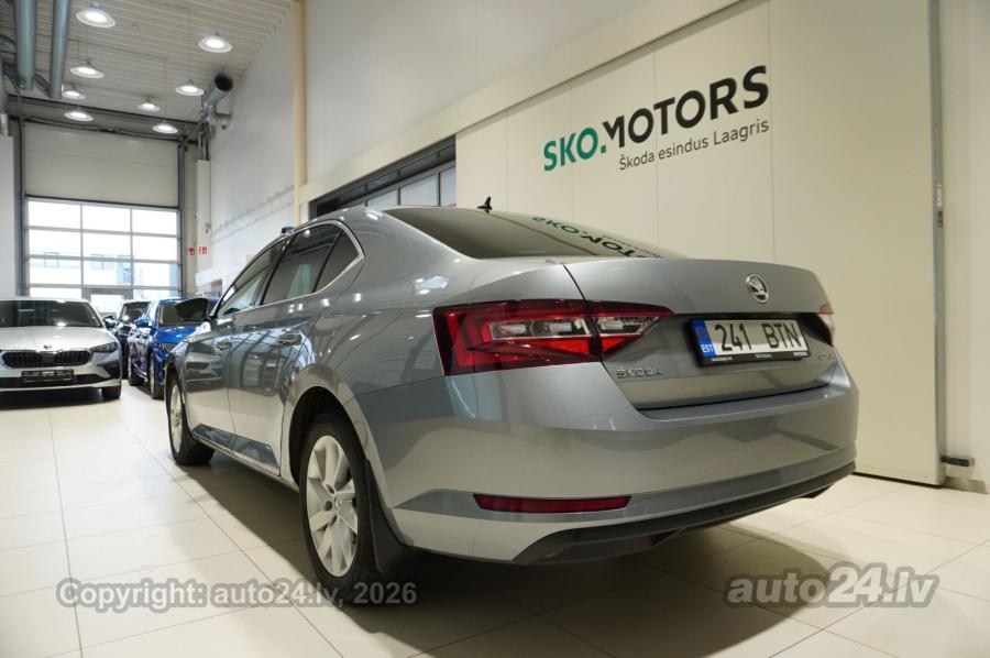 Grey Skoda SuperB 2017 in Tallinn, with an engine capacity of 1.40 L and mileage of 233 thousand km for 8900 €, photo 3 on AUTOMOTO.COM.LV