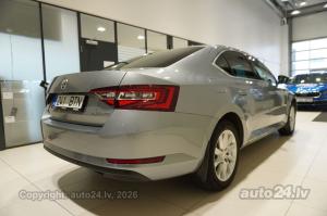 Grey Skoda SuperB 2017 in Tallinn, with an engine capacity of 1.40 L and mileage of 233 thousand km for 8900 €, photo 4 on AUTOMOTO.COM.LV
