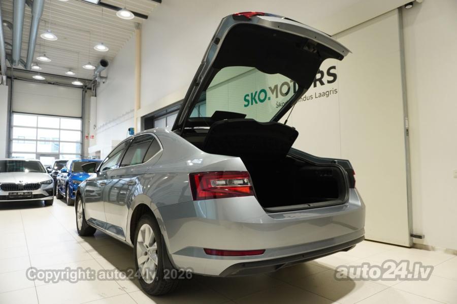 Grey Skoda SuperB 2017 in Tallinn, with an engine capacity of 1.40 L and mileage of 233 thousand km for 8900 €, photo 7 on AUTOMOTO.COM.LV