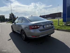 Pelēks Skoda SuperB 2017 Narva, ar dzinēja tilpumu 2.00 L un nobraukumu 260 tūkst. km par 14999 €, foto 16 vietnē AUTOMOTO.COM.LV