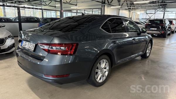 Grey Skoda SuperB 2018 in Riga, with an engine capacity of 1.80 L and mileage of 211 thousand km for 12900 €, photo 4 on AUTOMOTO.COM.LV