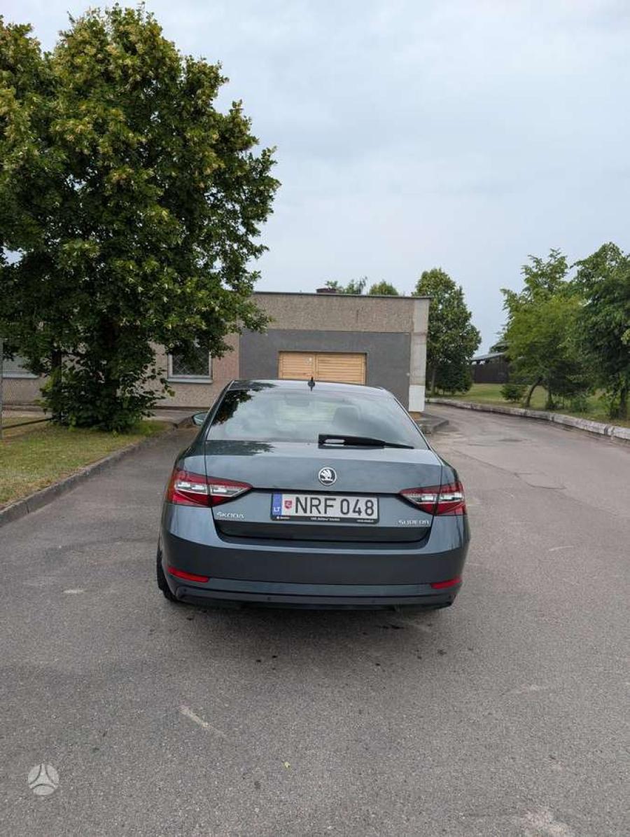 Pelēks Skoda SuperB 2018 Šauļi, ar dzinēja tilpumu 1.80 L un nobraukumu 265 tūkst. km par 10950 €, foto 4 vietnē AUTOMOTO.COM.LV