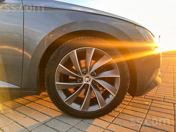 Skoda SuperB 2018 Rīga vietnē Pelēks Skoda SuperB 2018 Rīga, ar dzinēja tilpumu 2.00 L un nobraukumu 115 tūkst. km par 19500 €, foto 9 vietnē AUTOMOTO.COM.LV