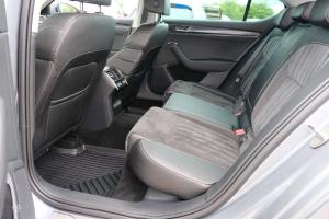 Grey Skoda SuperB 2019 in Vilnius, with an engine capacity of 1.97 L and mileage of 234 thousand km for 16900 €, photo 9 on AUTOMOTO.COM.LV
