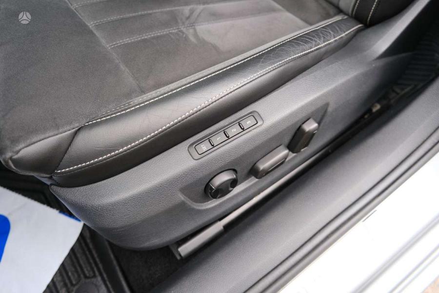 Grey Skoda SuperB 2019 in Vilnius, with an engine capacity of 1.97 L and mileage of 234 thousand km for 16900 €, photo 27 on AUTOMOTO.COM.LV