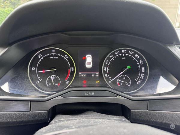 Grey Skoda SuperB 2019 in Jonava, with an engine capacity of 1.97 L and mileage of 387 thousand km for 12500 €, photo 4 on AUTOMOTO.COM.LV