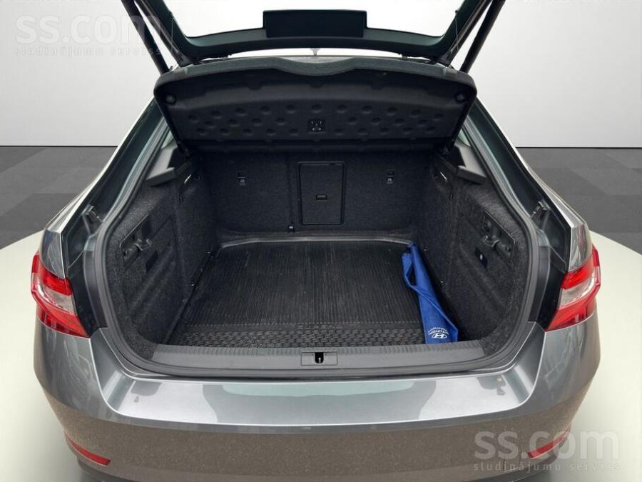 Pelēks Skoda SuperB 2022 Rīga, ar dzinēja tilpumu 2.00 L un nobraukumu 131 tūkst. km par 22250 €, foto 18 vietnē AUTOMOTO.COM.LV