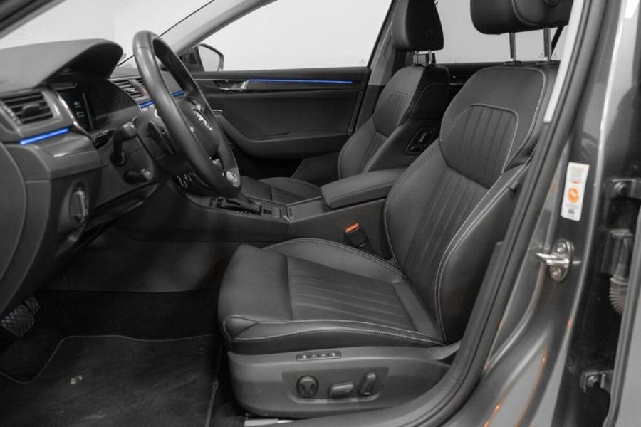Grey Skoda SuperB 2022 in Vilnius, with an engine capacity of 2.00 L and mileage of 147 thousand km for 24900 €, photo 6 on AUTOMOTO.COM.LV