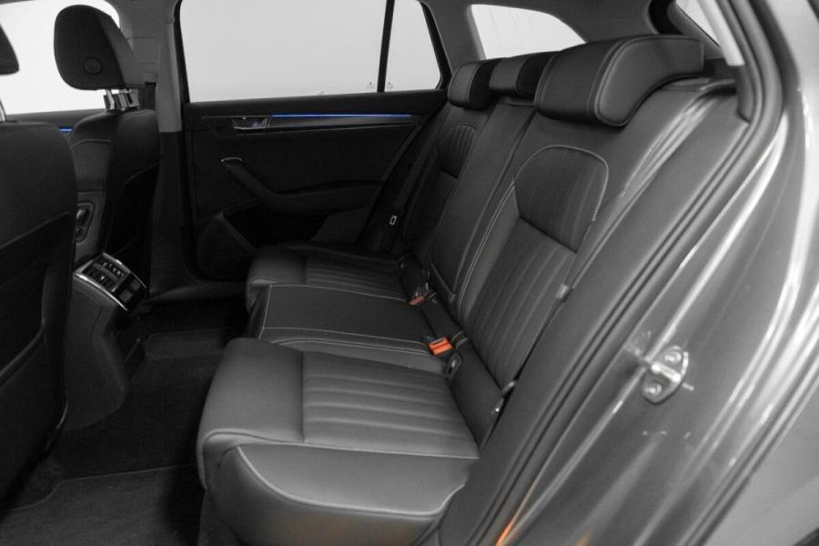 Grey Skoda SuperB 2022 in Vilnius, with an engine capacity of 2.00 L and mileage of 147 thousand km for 24900 €, photo 7 on AUTOMOTO.COM.LV