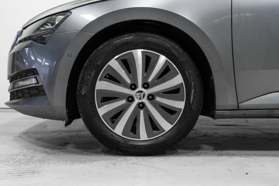 Grey Skoda SuperB 2022 in Vilnius, with an engine capacity of 2.00 L and mileage of 147 thousand km for 24900 €, photo 28 on AUTOMOTO.COM.LV