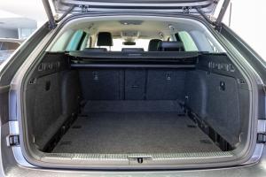 Pelēks Skoda SuperB 2023 Jehvi, ar dzinēja tilpumu 2.00 L un nobraukumu 151 tūkst. km par 22500 €, foto 11 vietnē AUTOMOTO.COM.LV