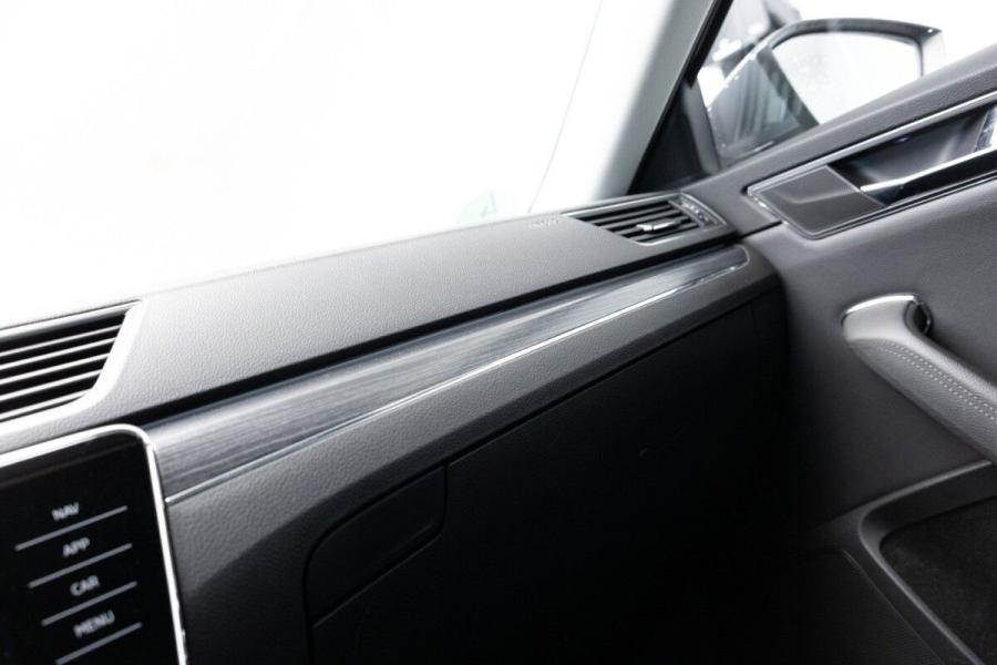 Pelēks Skoda SuperB 2023 Jehvi, ar dzinēja tilpumu 2.00 L un nobraukumu 151 tūkst. km par 22500 €, foto 20 vietnē AUTOMOTO.COM.LV
