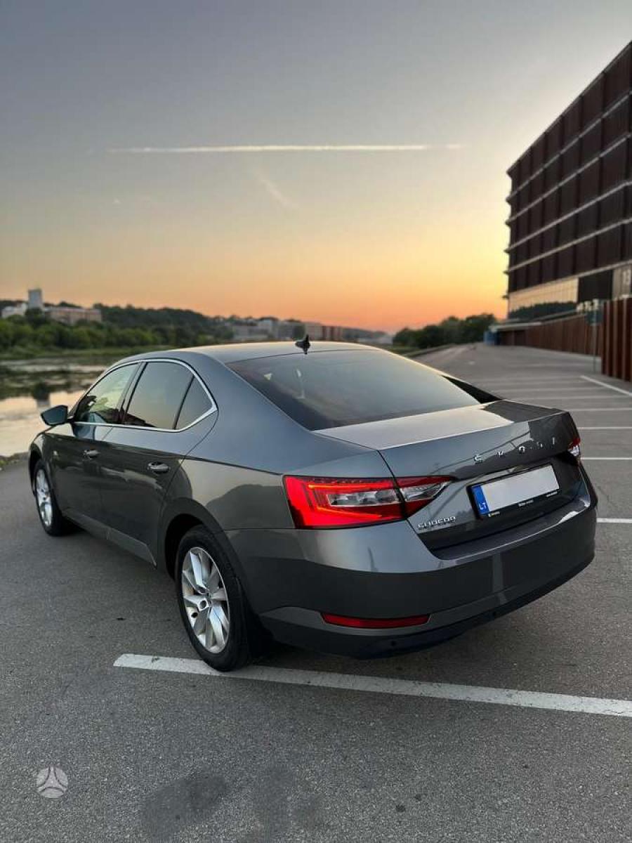 Pelēks Skoda SuperB 2023 Kauņa, ar dzinēja tilpumu 1.98 L un nobraukumu 138 tūkst. km par 20800 €, foto 3 vietnē AUTOMOTO.COM.LV