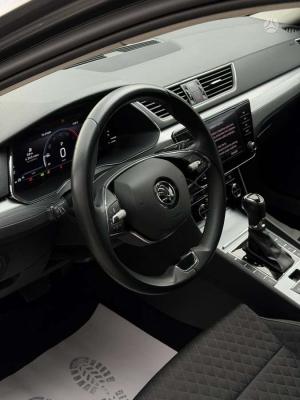 Grey Skoda SuperB 2023 in Vilnius, with an engine capacity of 0.00 L and mileage of 290 thousand km for 13500 €, photo 10 on AUTOMOTO.COM.LV