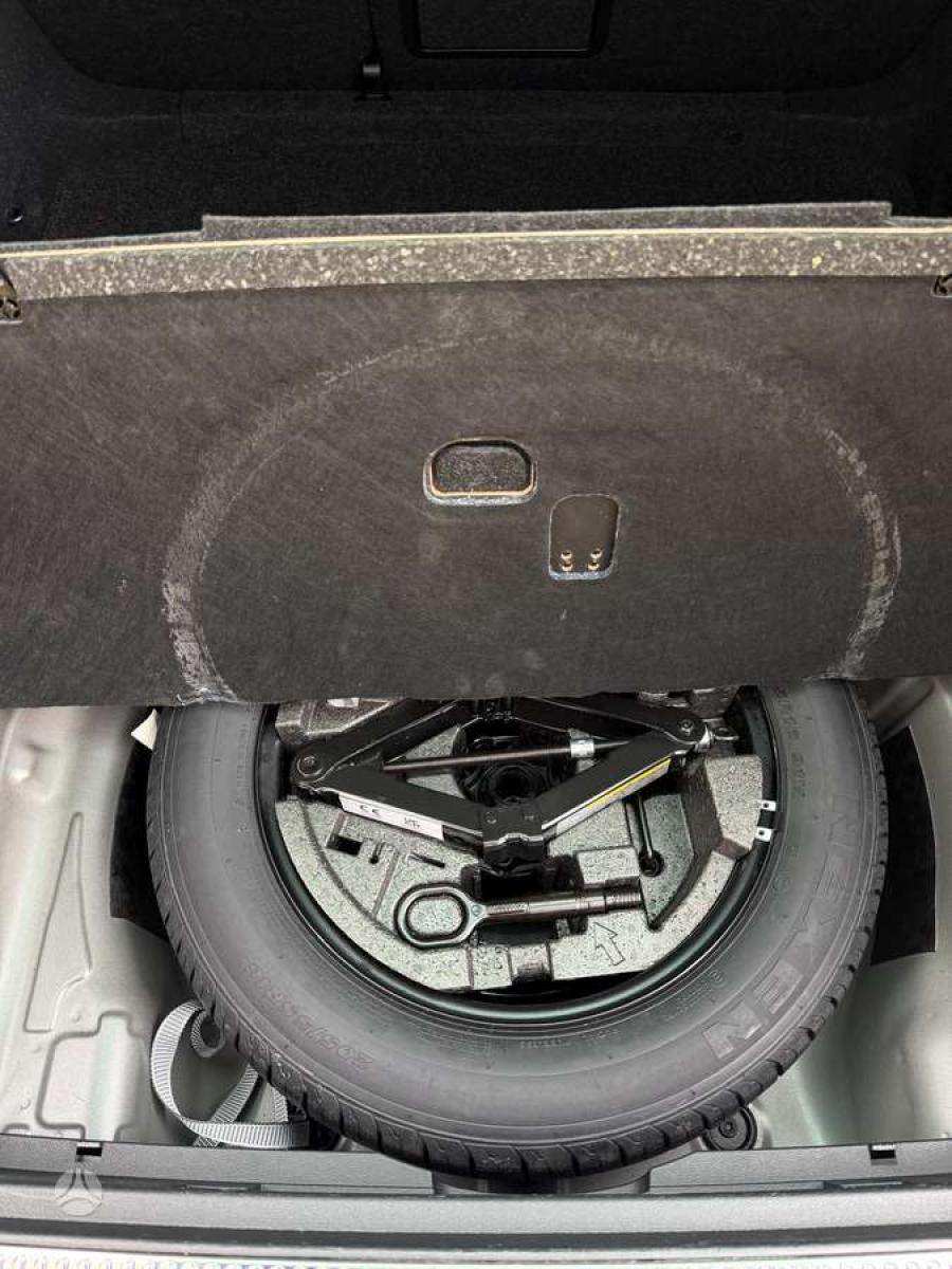 Grey Skoda SuperB 2023 in Vilnius, with an engine capacity of 0.00 L and mileage of 290 thousand km for 13500 €, photo 30 on AUTOMOTO.COM.LV