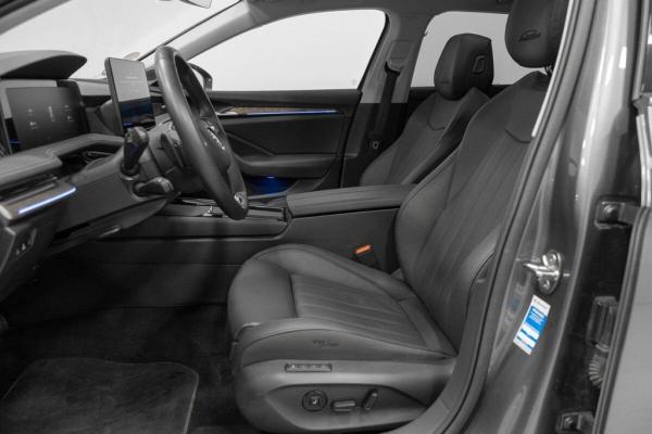 Grey Skoda SuperB 2024 in Vilnius, with an engine capacity of 2.00 L and mileage of 32 thousand km for 41900 €, photo 5 on AUTOMOTO.COM.LV