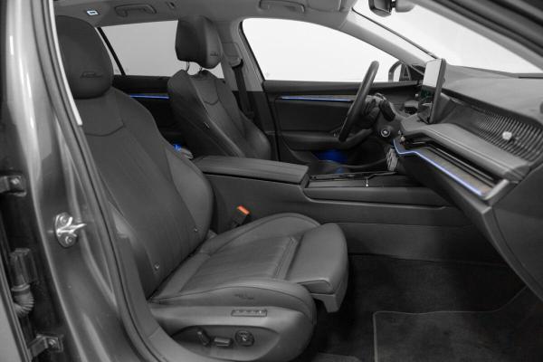 Grey Skoda SuperB 2024 in Vilnius, with an engine capacity of 2.00 L and mileage of 32 thousand km for 41900 €, photo 7 on AUTOMOTO.COM.LV