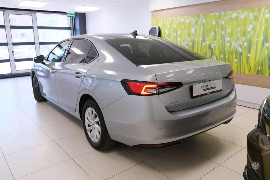 Grey Skoda SuperB 2024 in Vilnius, with an engine capacity of 1.50 L and mileage of 54 thousand km for 25700 €, photo 5 on AUTOMOTO.COM.LV