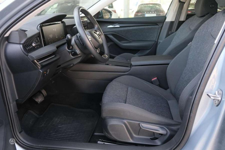 Grey Skoda SuperB 2024 in Vilnius, with an engine capacity of 1.50 L and mileage of 54 thousand km for 25700 €, photo 7 on AUTOMOTO.COM.LV