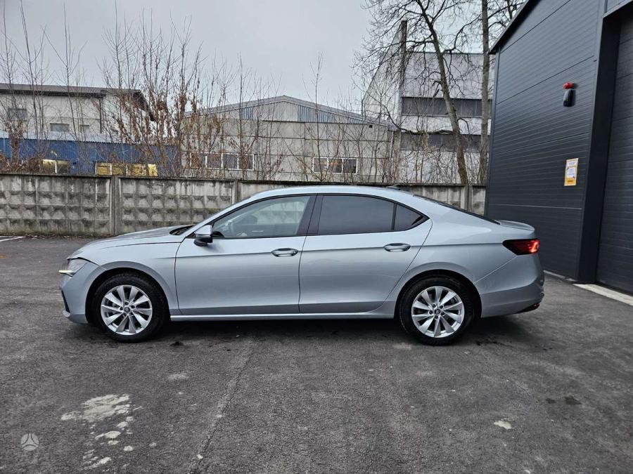 Pelēks Skoda SuperB 2025 Kauņa, ar dzinēja tilpumu 1.50 L un nobraukumu 22 tūkst. km par 15400 €, foto 4 vietnē AUTOMOTO.COM.LV
