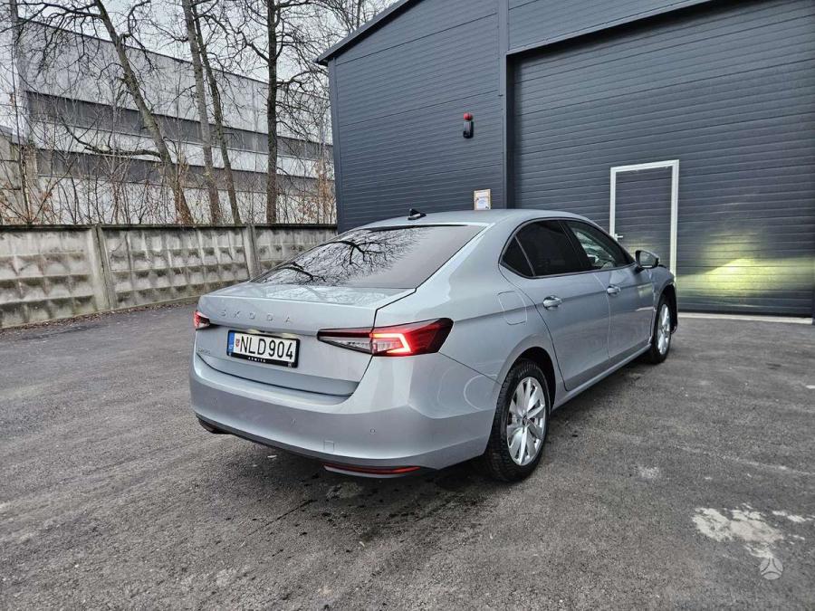 Pelēks Skoda SuperB 2025 Kauņa, ar dzinēja tilpumu 1.50 L un nobraukumu 22 tūkst. km par 15400 €, foto 8 vietnē AUTOMOTO.COM.LV