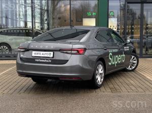 Серый Шкода Суперб 2025 в Рига, объемом двигателя 1.50 л и пробегом 12 тыс. км за 32290 €, фото 5 на AUTOMOTO.COM.LV