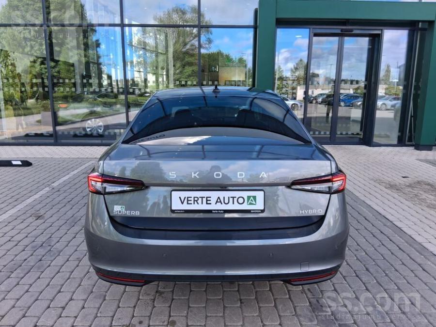 Pelēks Skoda SuperB 2026 Rīga, ar dzinēja tilpumu 1.50 L un nobraukumu 6 tūkst. km par 31900 €, foto 7 vietnē AUTOMOTO.COM.LV