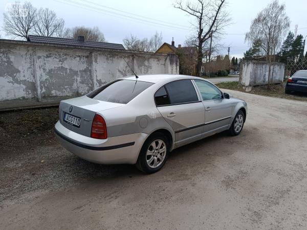 Pelēks Skoda SuperB 2002 Joniškis, ar dzinēja tilpumu 1.90 L un nobraukumu 401 tūkst. km par 900 €, foto 1 vietnē AUTOMOTO.COM.LV