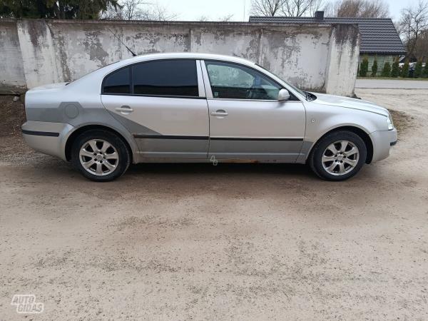 Pelēks Skoda SuperB 2002 Joniškis, ar dzinēja tilpumu 1.90 L un nobraukumu 401 tūkst. km par 900 €, foto 2 vietnē AUTOMOTO.COM.LV