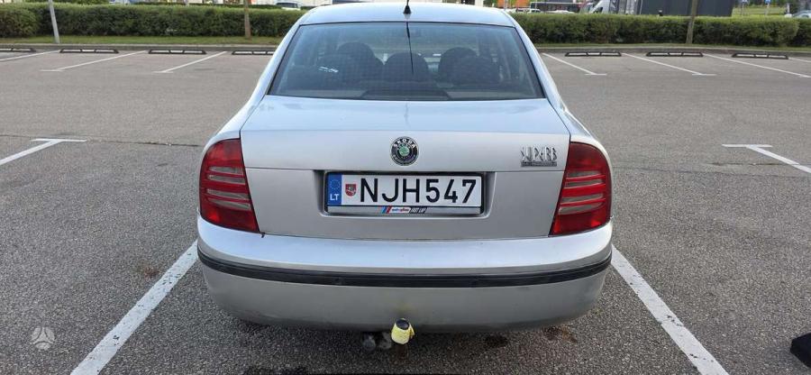 Grey Skoda SuperB 2002 in Vilnius, with an engine capacity of 1.80 L and mileage of 398 thousand km for 650 €, photo 5 on AUTOMOTO.COM.LV