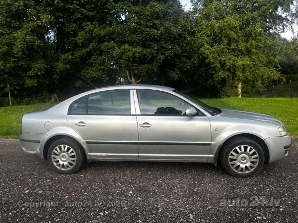 Шкода Суперб 2002 в Таллин на AUTOMOTO.COM.LV Серый Шкода Суперб 2002 в Таллин, объемом двигателя 1.80 л и пробегом 0 тыс. км за 1300 €, фото 3 на AUTOMOTO.COM.LV