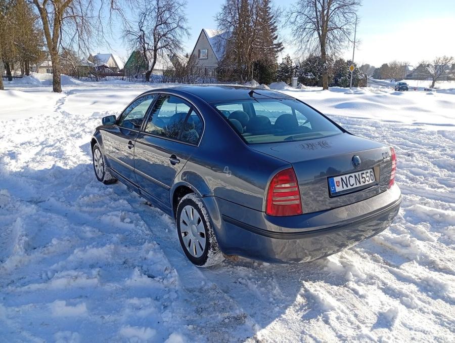 Pelēks Skoda SuperB 2003 Utena, ar dzinēja tilpumu 1.90 L un nobraukumu 490 tūkst. km par 800 €, foto 9 vietnē AUTOMOTO.COM.LV