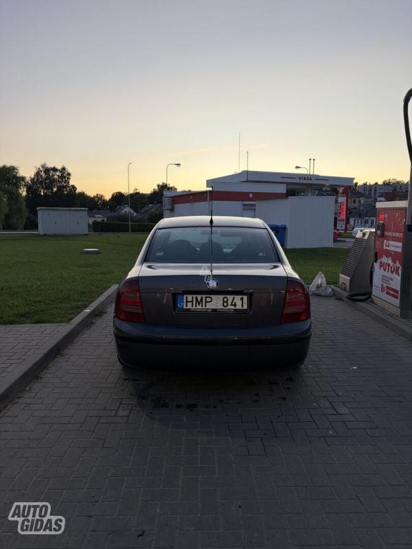 Pelēks Skoda SuperB 2003 Viļņa, ar dzinēja tilpumu 1.90 L un nobraukumu 342 tūkst. km par 1500 €, foto 4 vietnē AUTOMOTO.COM.LV