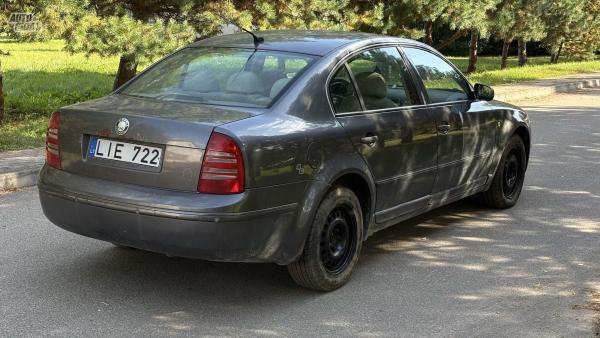 Grey Skoda SuperB 2004 in Silute, with an engine capacity of 2.50 L and mileage of 311 thousand km for 490 €, photo 4 on AUTOMOTO.COM.LV