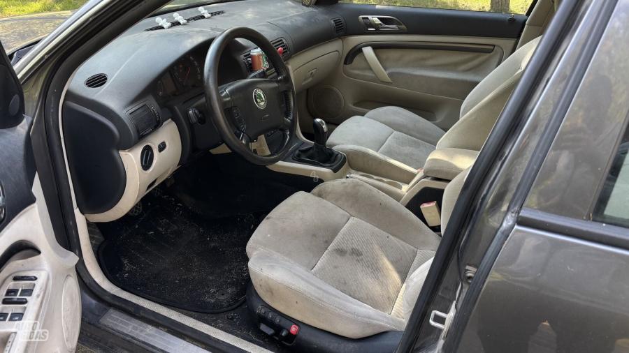 Pelēks Skoda SuperB 2004 Šilutė, ar dzinēja tilpumu 2.50 L un nobraukumu 311 tūkst. km par 490 €, foto 8 vietnē AUTOMOTO.COM.LV