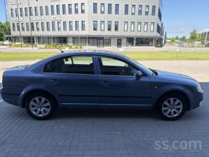 Pelēks Skoda SuperB 2005 Rīga, ar dzinēja tilpumu 1.90 L un nobraukumu 219 tūkst. km par 2200 €, foto 4 vietnē AUTOMOTO.COM.LV
