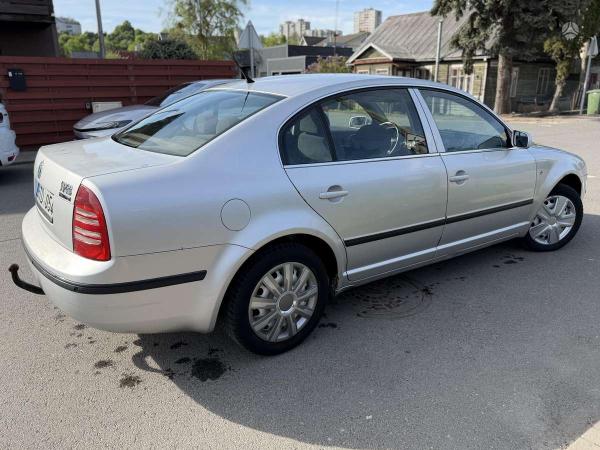 Pelēks Skoda SuperB 2005 Kauņa, ar dzinēja tilpumu 1.90 L un nobraukumu 336 tūkst. km par 900 €, foto 7 vietnē AUTOMOTO.COM.LV