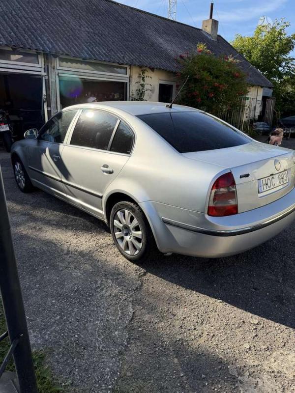 Grey Skoda SuperB 2006 in Klaipeda, with an engine capacity of 2.50 L and mileage of 327 thousand km for 1100 €, photo 4 on AUTOMOTO.COM.LV