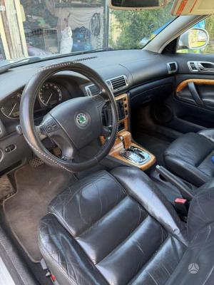 Grey Skoda SuperB 2006 in Klaipeda, with an engine capacity of 2.50 L and mileage of 327 thousand km for 1100 €, photo 6 on AUTOMOTO.COM.LV