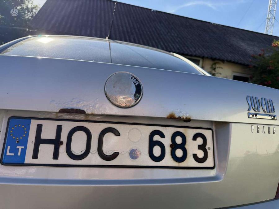 Grey Skoda SuperB 2006 in Klaipeda, with an engine capacity of 2.50 L and mileage of 327 thousand km for 1100 €, photo 8 on AUTOMOTO.COM.LV