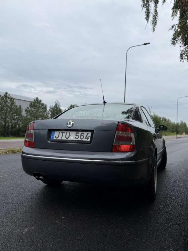 Pelēks Skoda SuperB 2006 Viļņa, ar dzinēja tilpumu 2.50 L un nobraukumu 300 tūkst. km par 1450 €, foto 8 vietnē AUTOMOTO.COM.LV