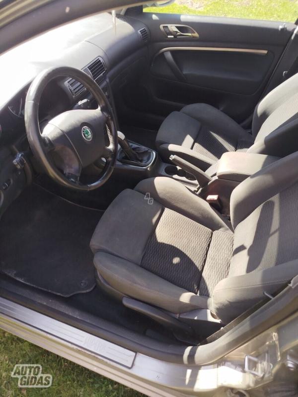 Grey Skoda SuperB 2007 in Klaipeda, with an engine capacity of 1.80 L and mileage of 198 thousand km for 1500 €, photo 8 on AUTOMOTO.COM.LV
