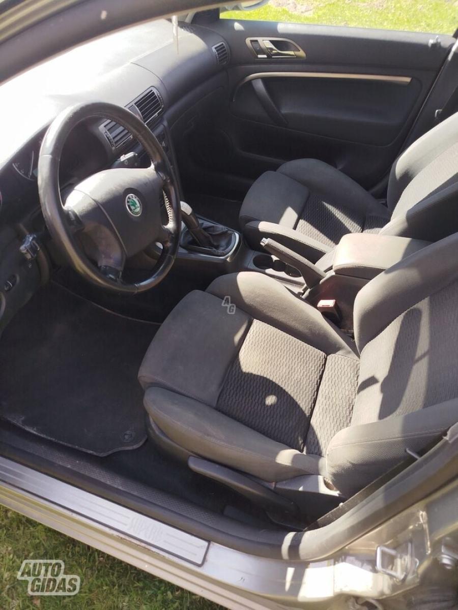 Grey Skoda SuperB 2007 in Klaipeda, with an engine capacity of 1.80 L and mileage of 198 thousand km for 1500 €, photo 9 on AUTOMOTO.COM.LV