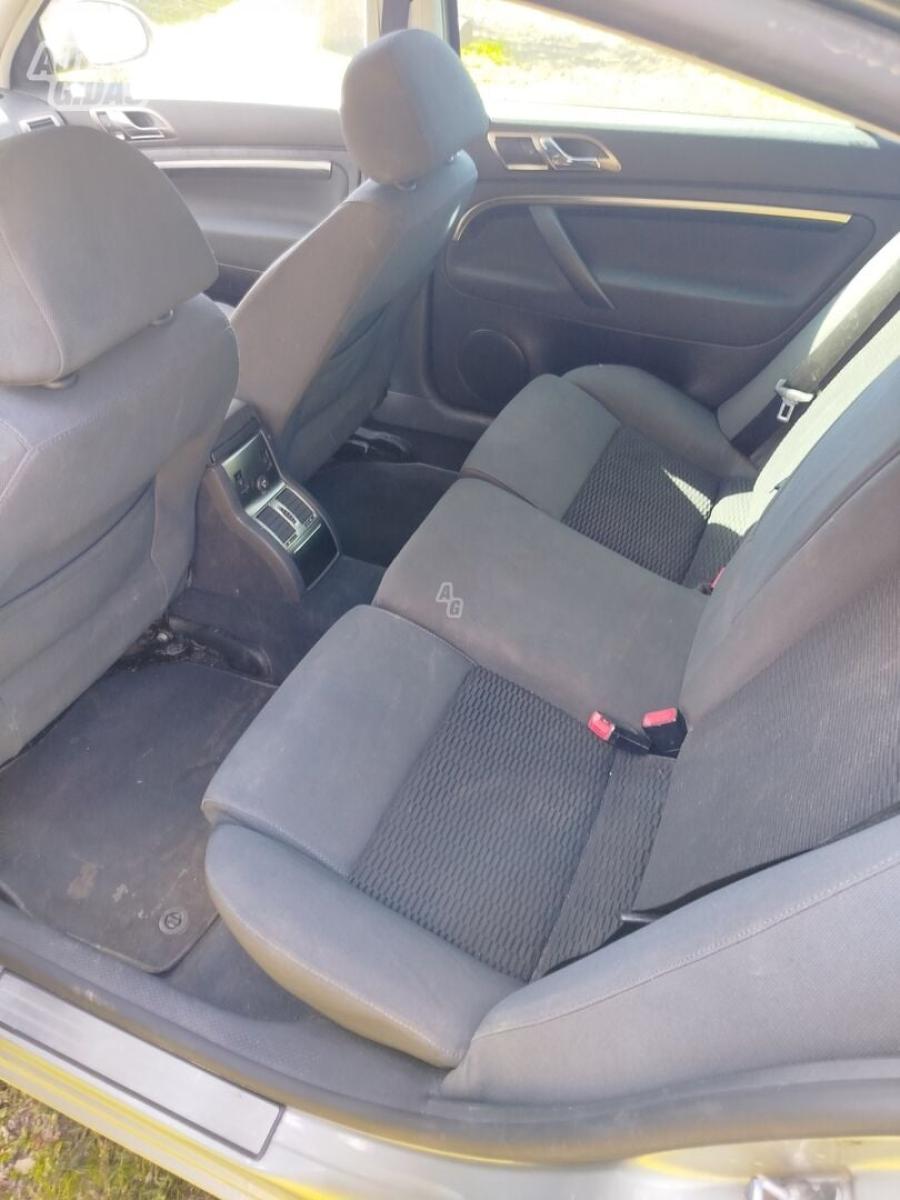 Grey Skoda SuperB 2007 in Klaipeda, with an engine capacity of 1.80 L and mileage of 198 thousand km for 1500 €, photo 10 on AUTOMOTO.COM.LV
