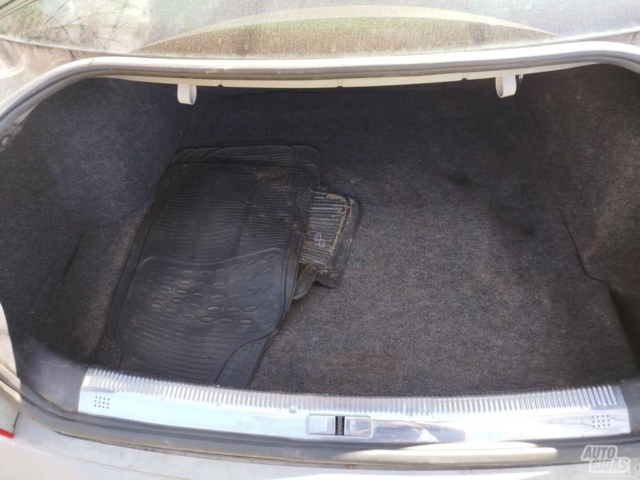 Grey Skoda SuperB 2007 in Klaipeda, with an engine capacity of 1.80 L and mileage of 198 thousand km for 1500 €, photo 14 on AUTOMOTO.COM.LV
