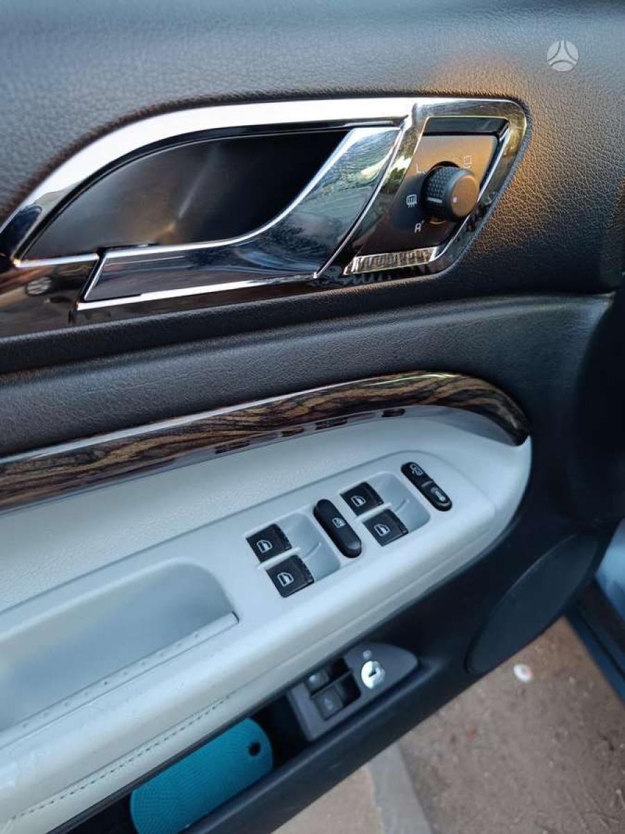 Pelēks Skoda SuperB 2007 Viļņa, ar dzinēja tilpumu 2.50 L un nobraukumu 283 tūkst. km par 2800 €, foto 7 vietnē AUTOMOTO.COM.LV