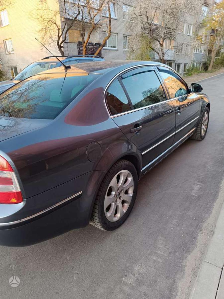 Pelēks Skoda SuperB 2007 Viļņa, ar dzinēja tilpumu 2.50 L un nobraukumu 283 tūkst. km par 2800 €, foto 12 vietnē AUTOMOTO.COM.LV